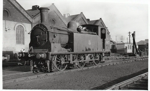 EX NB LNER CLASS J83 0-6-0T No 68477 @ HAYMARKET MPD on 17/12/60 R ...