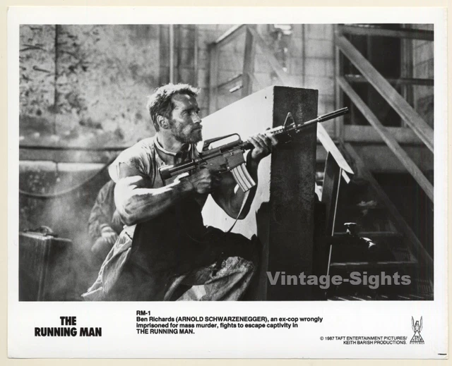ARNOLD SCHWARZENEGGER: THE Running Man *3 / Movie Still (Vintage Photo ...