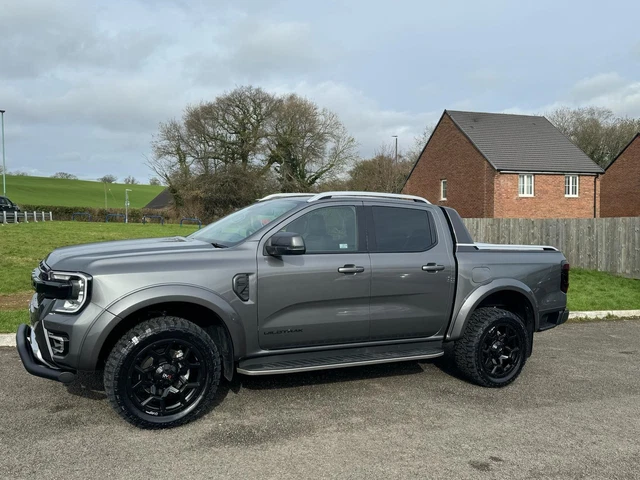 WILDTRAK PREDATOR EDITION Pickup New Ford Ranger 2024 4X4 205PS £45,495 ...