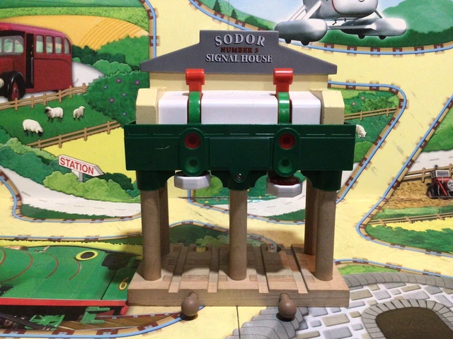 THOMAS AND FRIENDS wooden railway Sodor Signal House No 3 £10.95 ...