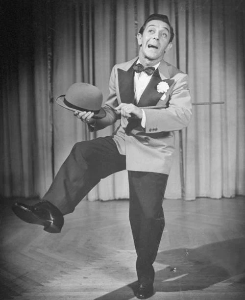 ENTERTAINER GEORGE PRICE impersonating George M Cohan at a nightclub ...