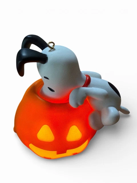 2025 HALLMARK SPOOKY Snoopy Peanuts Gang Magic Light & Sound Ornament £ ...