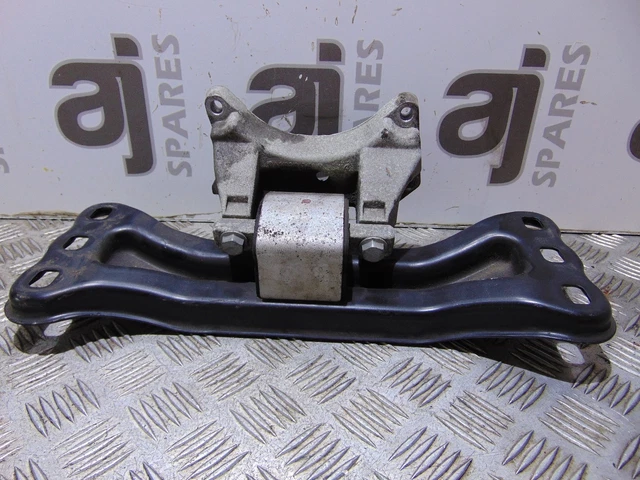 MERCEDES C200 GEARBOX Mount A1402421340 2011 £27.99 - PicClick UK