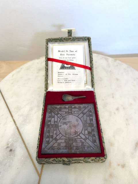 MODEL SI NAN of Han Dynasty the Earth Plate Spoon Magnetic Iron Compass ...