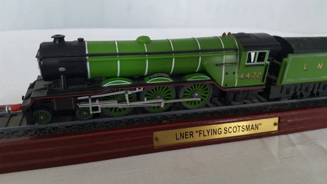 LNER FLYING SCOTSMAN Model Train On Plinth Atlas Collectible Model EUR ...