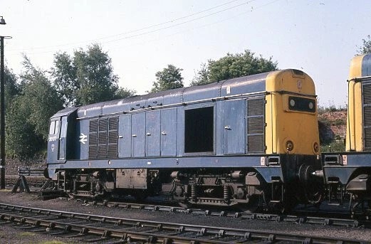 ORIGINAL COLOUR SLIDE of 20177 BR class 20 diesel loco £1.99 - PicClick UK