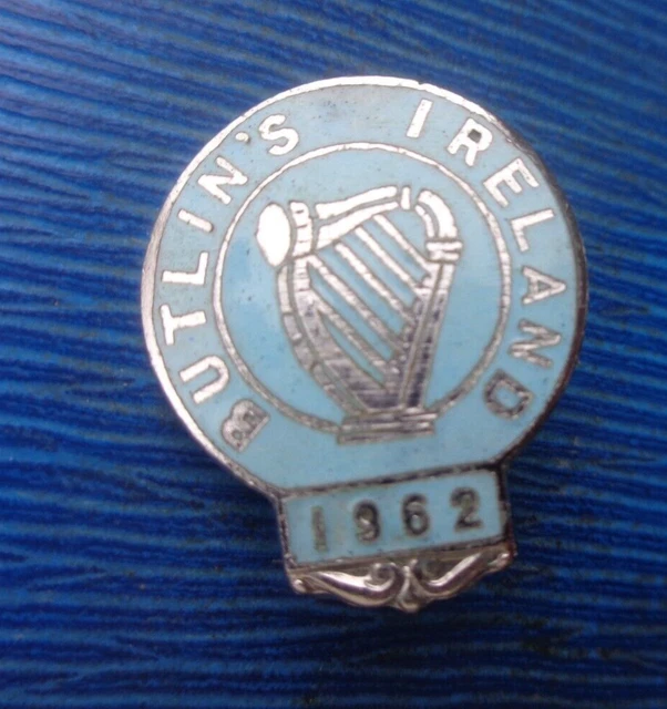 ORIGINAL BUTLIN / Butlins Badge - Ireland Mosney 1967 Yellow $65.27 ...