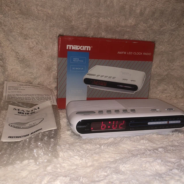 VINTAGE WHITE RETRO Rare MAXIM 1990s AM FM LED Radio Alarm Clock Model ...