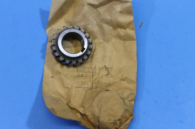 NOS OEM YAMAHA Primary Drive Gear 1982 YZ125 Competition 5X4-16111-00 ...