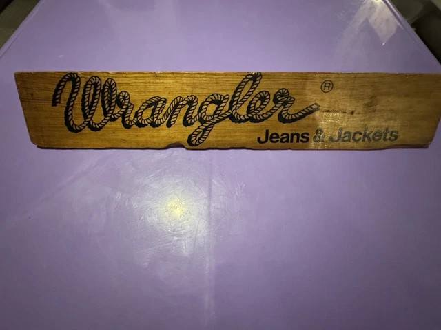 VINTAGE WOODEN WRANGLER Jeans Advertising Sign. FREE UK TRACKED POST £ ...