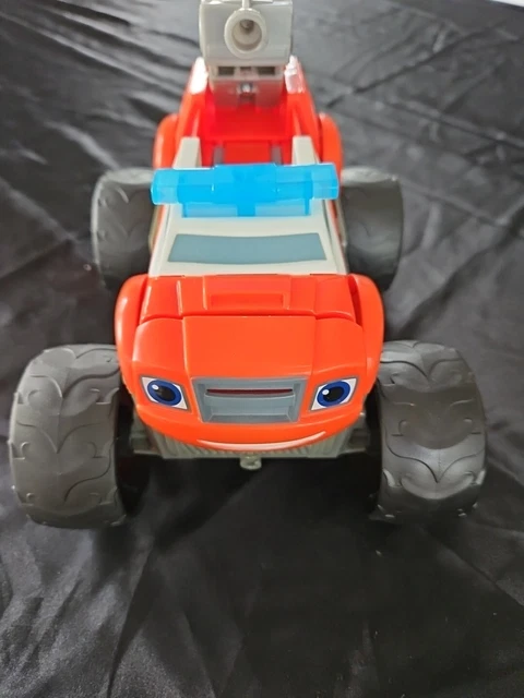 BLAZE AND MONSTER Machines Transforming Blaze Fire Truck Lights & Sound ...