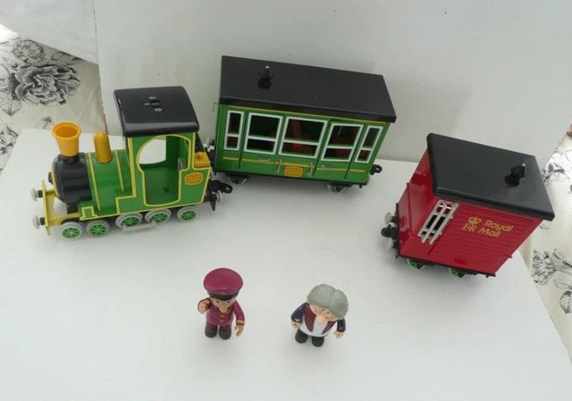 POSTMAN PAT TALKING Glendale Train Drive And Mrs Coggins Figures ...