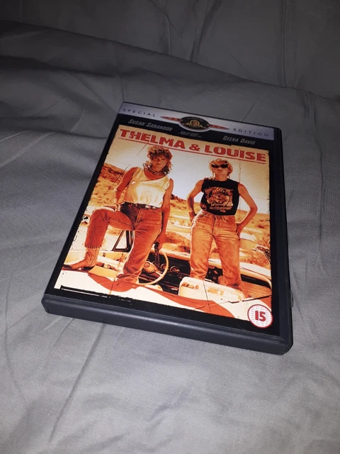 (V) THELMA AND Louise: Brad Pitt Susan Sarandon Geena Davis Harvey ...