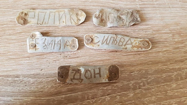 WW2 RUSSIAN HORSE name tags from battlefield £31.02 - PicClick UK