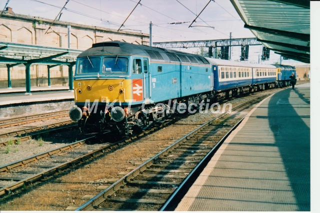 RAILWAY PHOTO CLASS 47 47853 + 2 barriers + 47839 @ Carlisle 16/7/04 £1 ...
