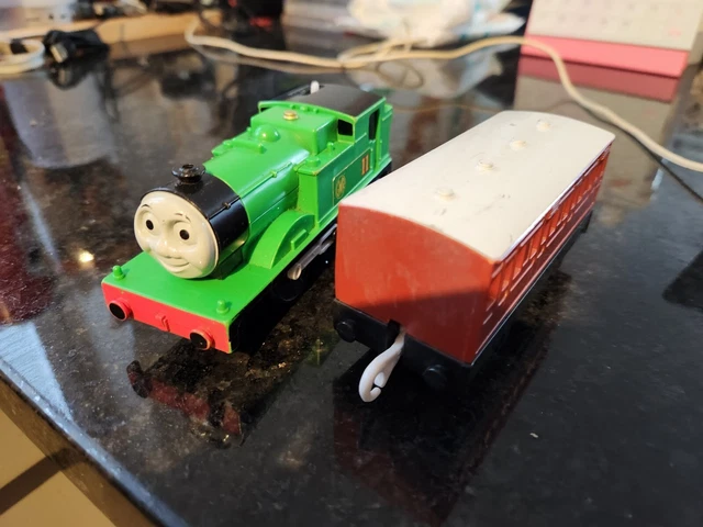 OLIVER - THOMAS Tank Engine Trackmaster Train with 1 Carriage £59.99 ...