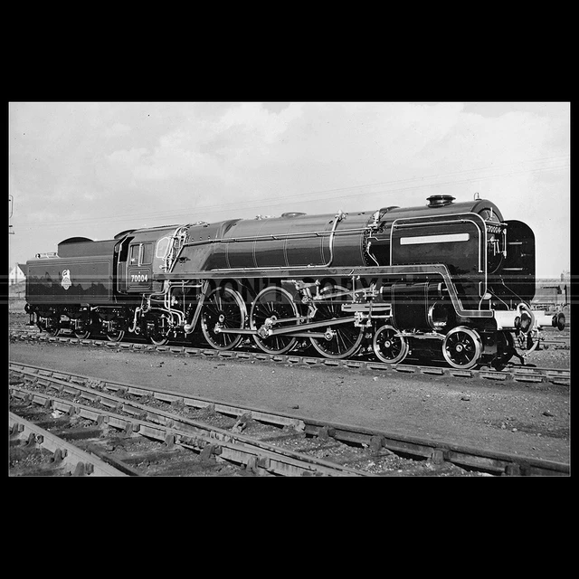 PHOTO T.000299 LOCOMOTIVE WILLIAM SHAKESPEARE 70004 BRITISH RAILWAYS BR ...
