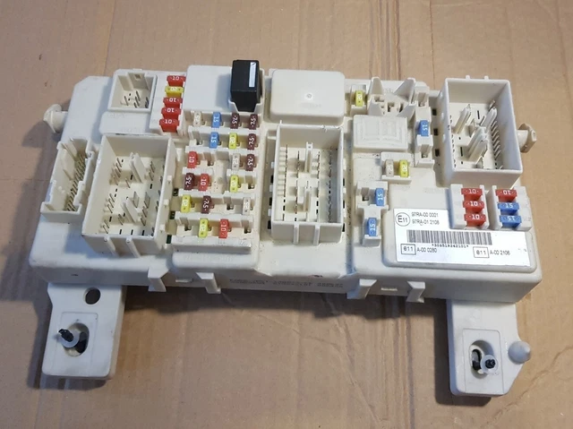 GENUINE FORD FOCUS Mk3 C-Max Body Control Fuse Box Bcm F1Ft-14A073-Eg ...
