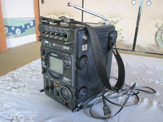 RADIO CASSETTE PLAYER "SONY FX-300 JACKAL" manufactured 1976 Sony ...