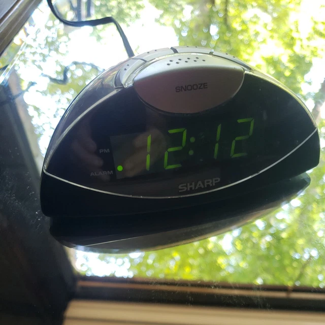 SHARP SNOOZE ALARM clock model spc019a ac 120v 60hz 2w Tested Works $7. ...