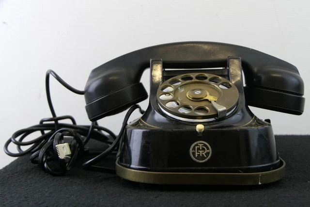 VINTAGE ROTARY TELEPHONE With Carry Handle - Bell Telephone Mfg Company ...