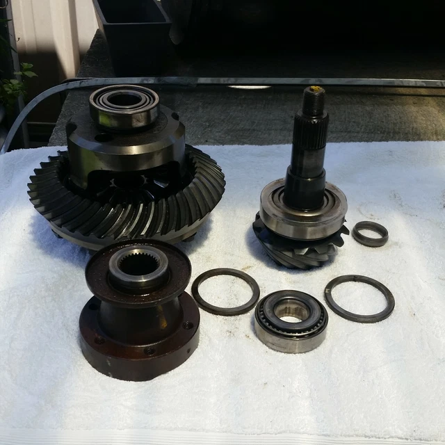 FORD FALCON FG ute & 1 tonner 30 spline 3.27 ratio DANA trac loc diff ...