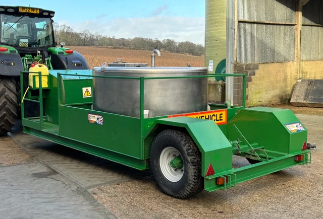 TRAILER MOUNTED WATER bowser tank, with high capacity pump for filling ...