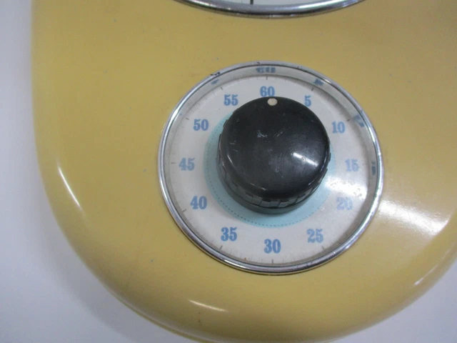 OLD NAVY RETRO 1950 Era Yellow/Cream Kitchen Wall Clock With 60 Minute ...