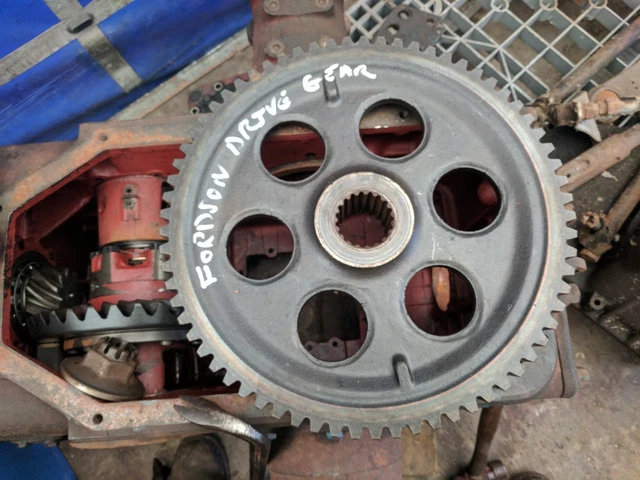 FORDSON MAJOR - Bull Gear Rear Transmission Drive Gear EUR 68,19 ...