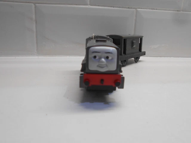 TOMY TRACKMASTER THOMAS the tank engine battery train dennis and ...
