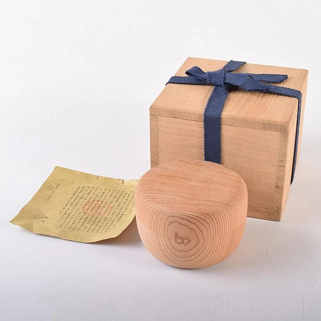BOÎTE À THÉ japonaise en bois d'inami sculptée Hira Natsume par Iwakura ...