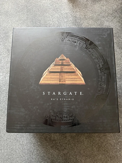 MASTER REPLICA’S STARGATE Movie RA’S Pyramid Display Model Box Damaged ...