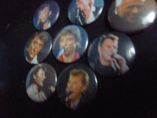 LOT DE 8 BADGES JOHNNY HALLYDAY 80s EUR 15,00 - PicClick FR