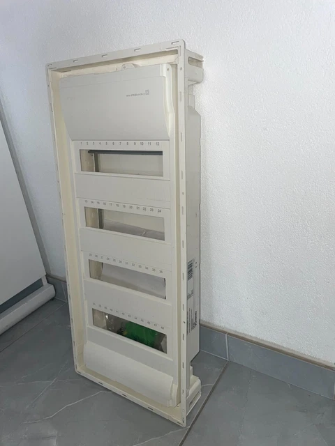 ARMOIRE COFFRET TABLEAU distribution encastré Hager VU48NC 48 modules ...