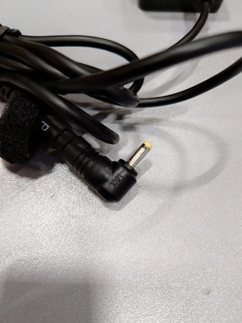 TRUST 21904 ADAPTER 19V 2.36A Used Working Without Power Cord £1.20 ...