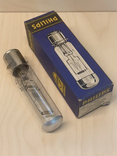 VINTAGE PHILIPS P28 12v 100w Projector Lamp Bulb A 1/4 Cap Down New ...