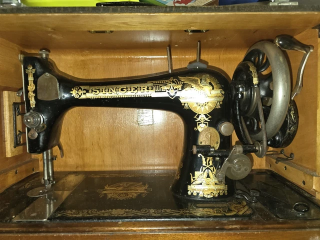RARE VINTAGE SINGER sewing machine with case. £57.88 - PicClick UK