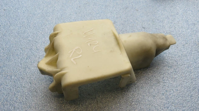 MERCEDES BENZ W124 door lock door lock cover rear left / 1248050590 £8. ...