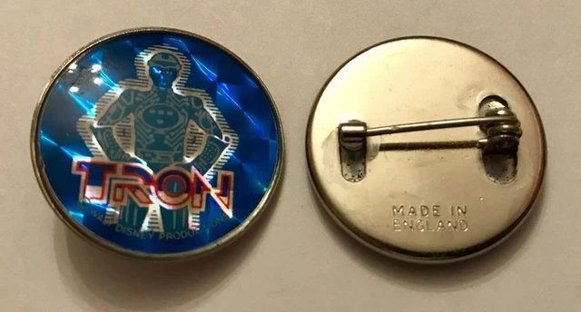 VTG TRON WALT Disney Sci-Fi Movie Pin Badge #1 EUR 21,07 - PicClick IT
