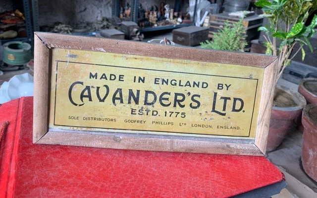 VINTAGE CAVENDER'S LTD. Cigarettes England Made Adv. Lithograph Tin ...