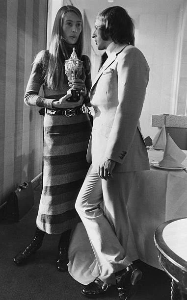 MRS NINA RINDT receiving the racing driver's trophy 1970 OLD PHOTO $8. ...