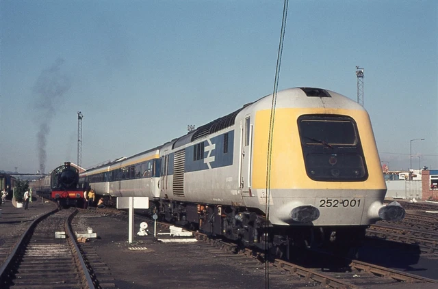 ORIGINAL RAILWAY SLIDE . BR Prototype HST Unit 252001 . Shildon Works ...