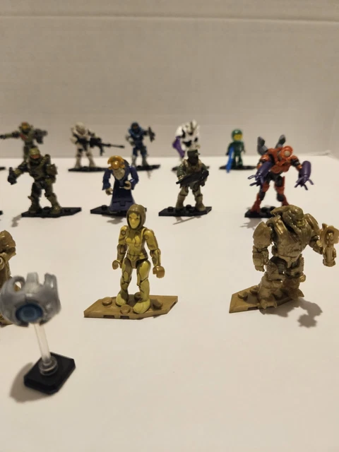 MEGA CONSTRUX HALO 20th Anniversary Mini Fig Character Pack. Displayed ...