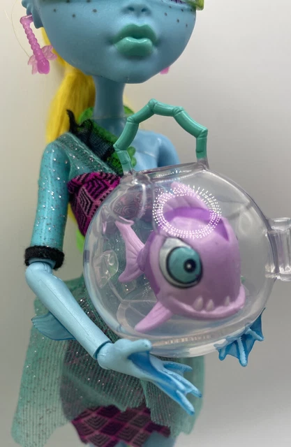 MONSTER HIGH LAGOONA Blue 13 Wishes With Diary, Pet & Stand, Displayed ...