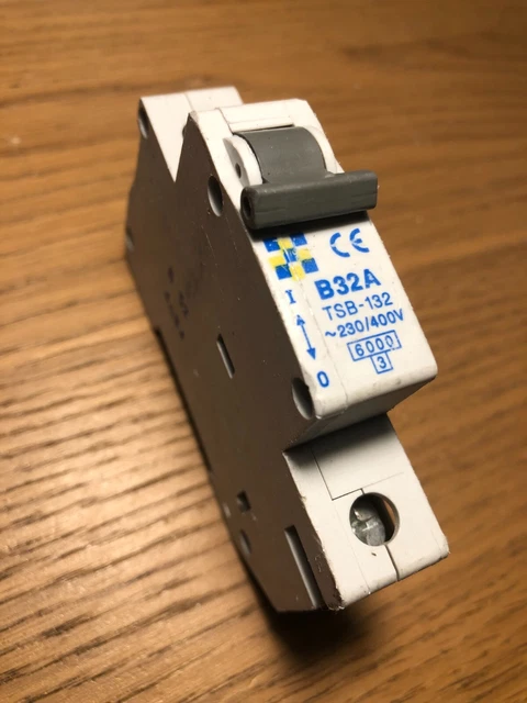 CLIPSAL TSB-132 MCB Clipsal 32 Amp Mcb 1P 32A B32A Tsb 132 £14.95 ...