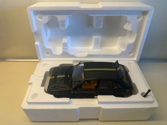 KYOSHO 1/18 LANCIA Delta integrale Evo Club Hi-Fi Dark Blue #08343H £ ...