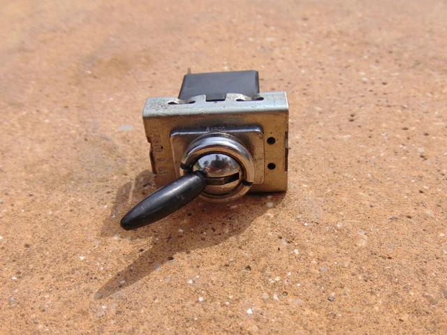 CLASSIC LUCAS 31701B Dashboard Fuel Reserve Tank Switch Rover P4 Circa ...