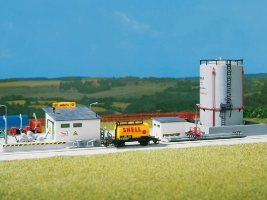 HO SCALE BUILDINGS - 12264 - Small tank farm with tall tank - Kit $62. ...