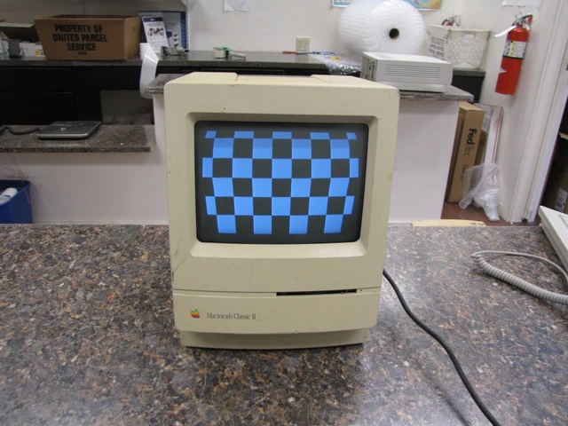 VINTAGE 1991 APPLE Computer M4150 Macintosh Classic II - Powers and ...