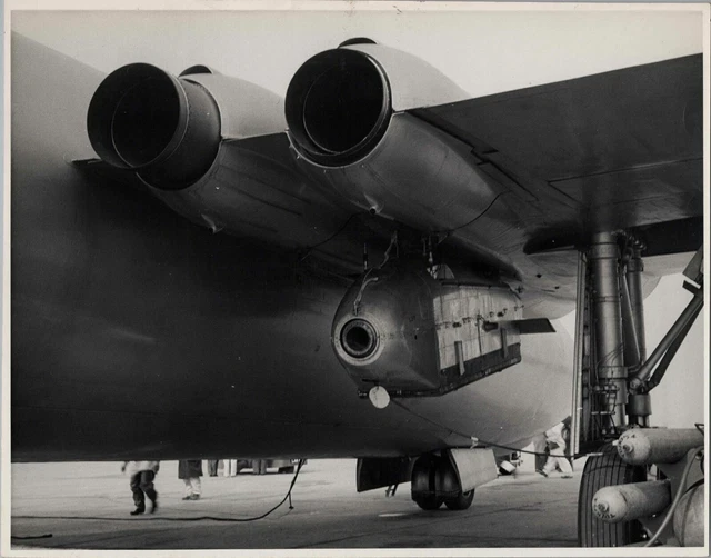 VICKERS VALIANT DE Havilland Super Sprite Rocket Engine Vintage Photo ...
